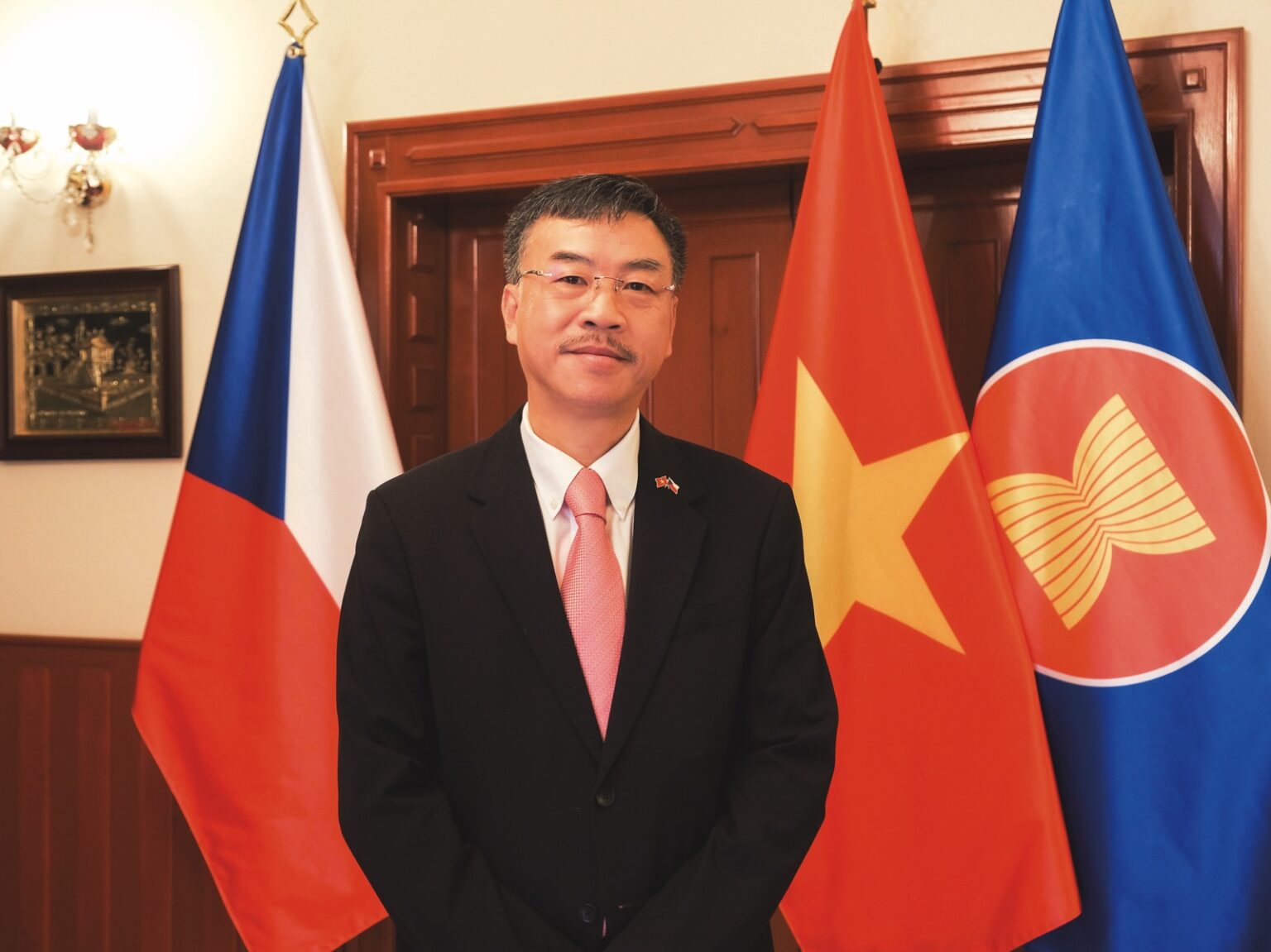 H.E. Duong Hoai Nam – Czech & Slovak Leaders
